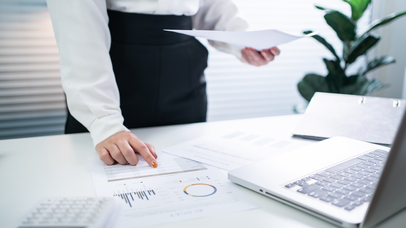 AI competes with search in B2B buying, reshaping the vendor discovery ...
